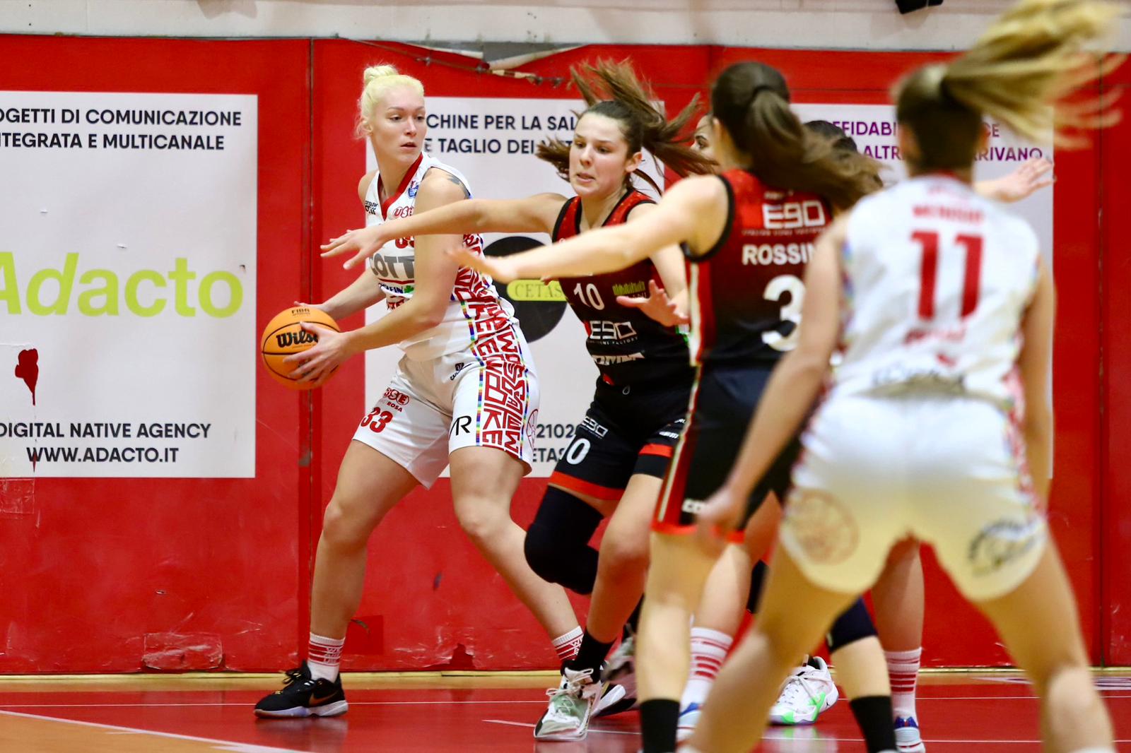 Use Basket | Per una sera Scotti regina del granducato